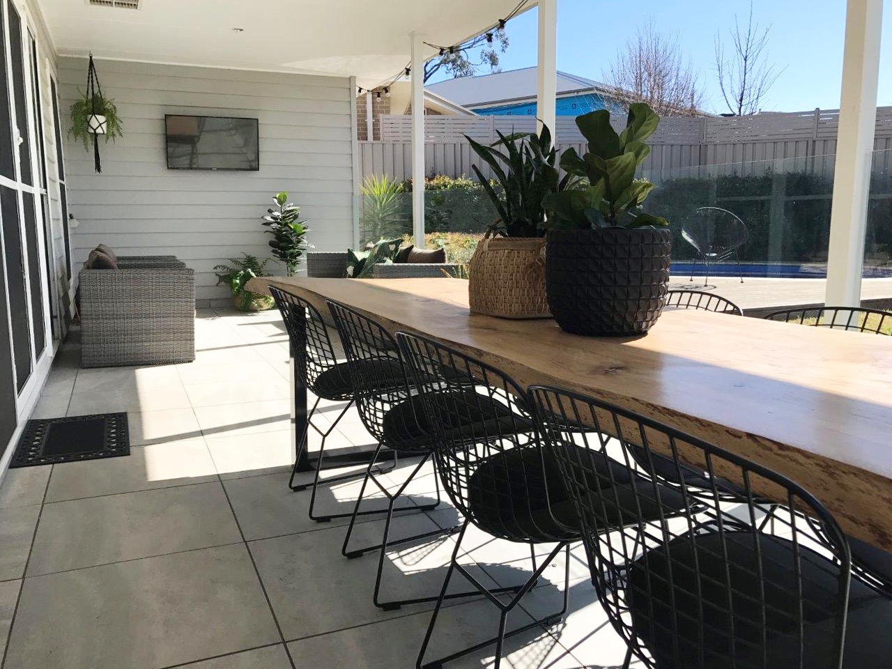 DIY Outdoor Live Edge Table