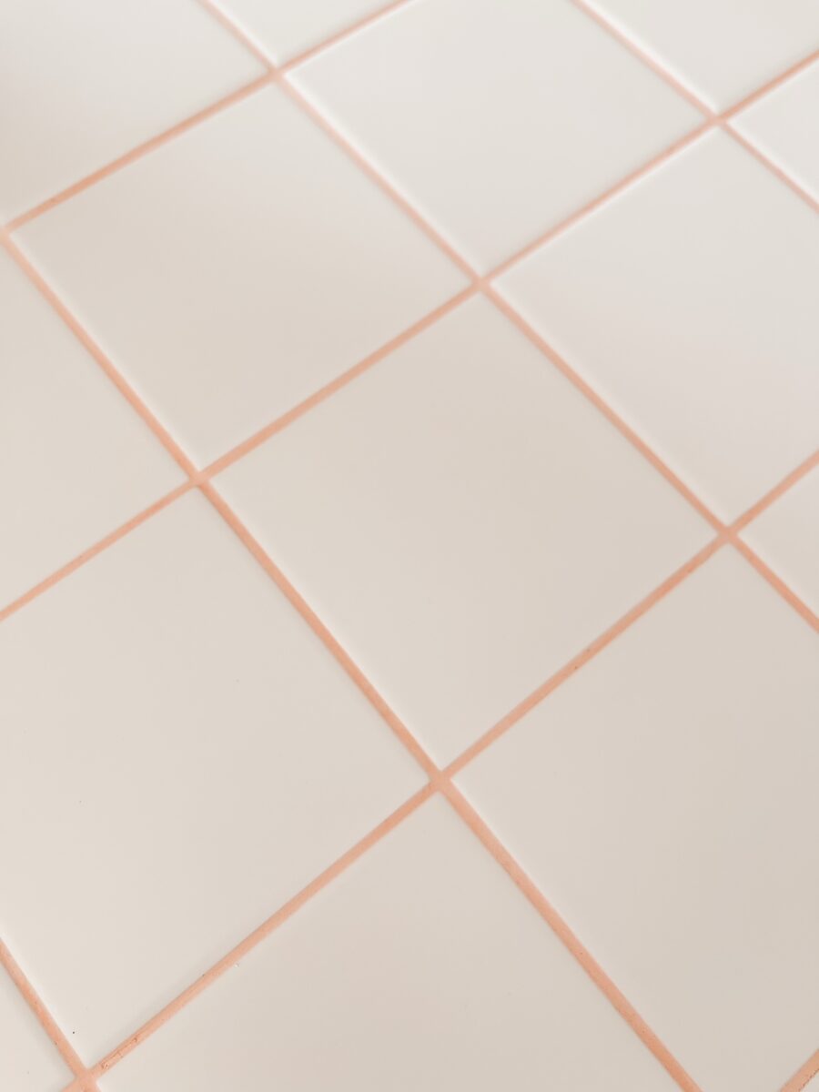 How to use coloured grout